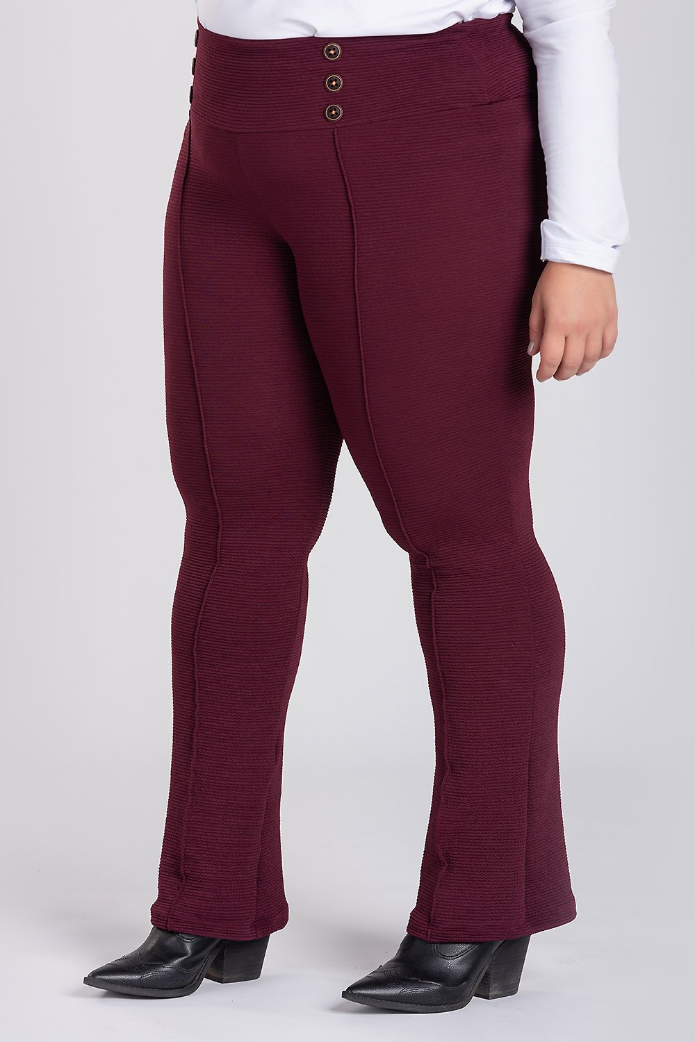 Calça Montaria Plus Size Flare Detalhes Botão Cós Malha Turim Trapeado ...