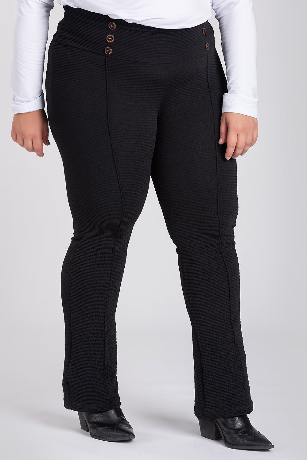 Calça Montaria Plus Size Flare Detalhes Botão Cós Malha Turim Trapeado ...