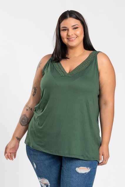 Regata Feminina Plus Size Malha Suedi Detalhe Decote Renda Palito - Serena